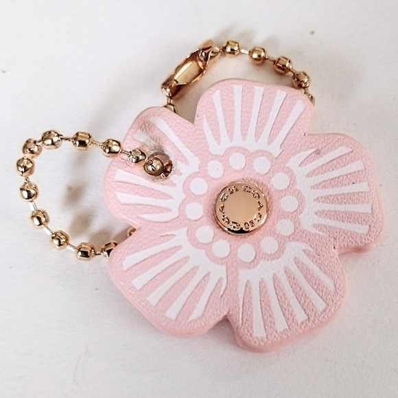 Coach | Bags | Coach Poppy Tea Rose Gold Pink Daisy Leather Hangtag Bag ...